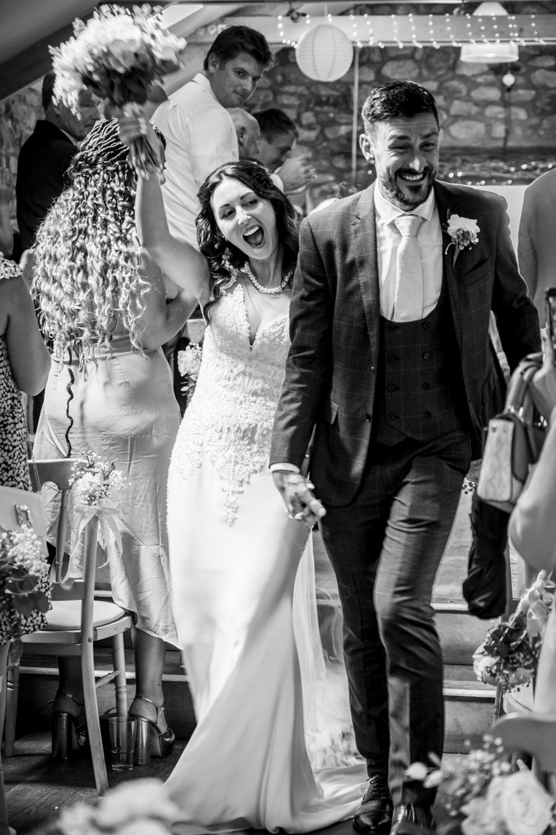 Your Guide to Natural Wedding Photos - Cornwall Wedding Photographer ...